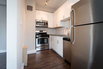 Ivy At Carlson Apartments, 1401 E Hyde Park Blvd, Chicago, IL - RentCafe